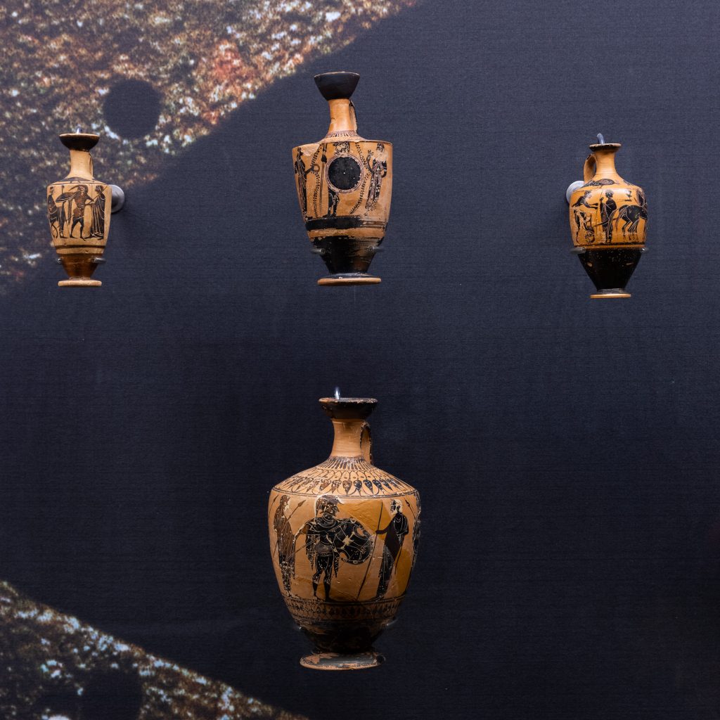 Pottery and vase - painting of the archaic period - Museum of Cycladic Art