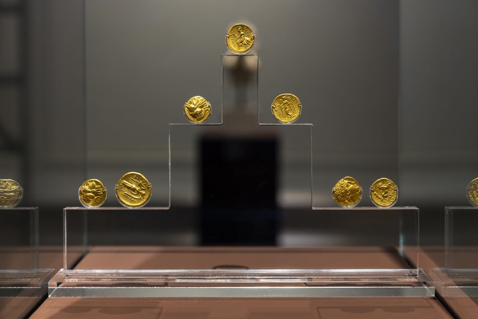 Guided tours at the exhibition “Chaeronea, 2 August 338 BC: A day that ...